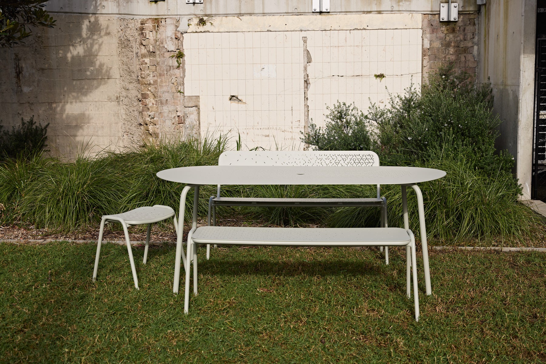 Jim Outdoor Bench – Koskela