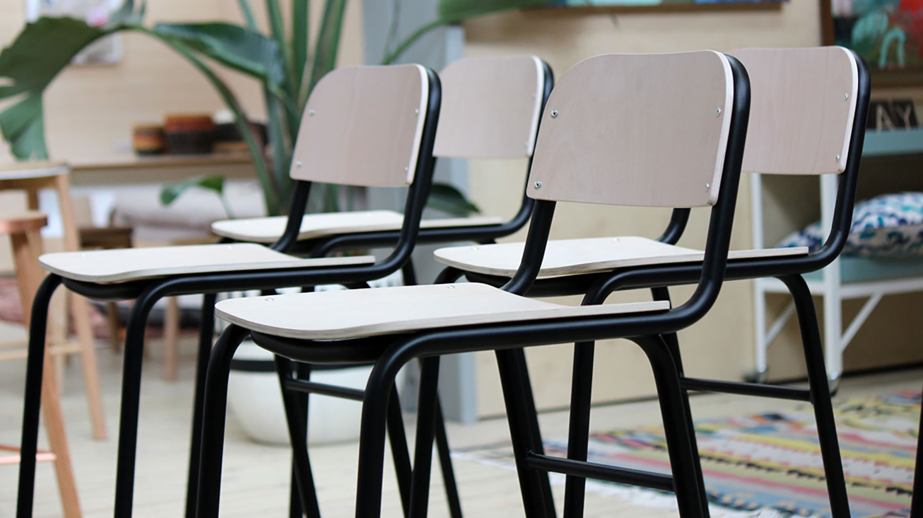 Jake Medium Stool With Back – Koskela